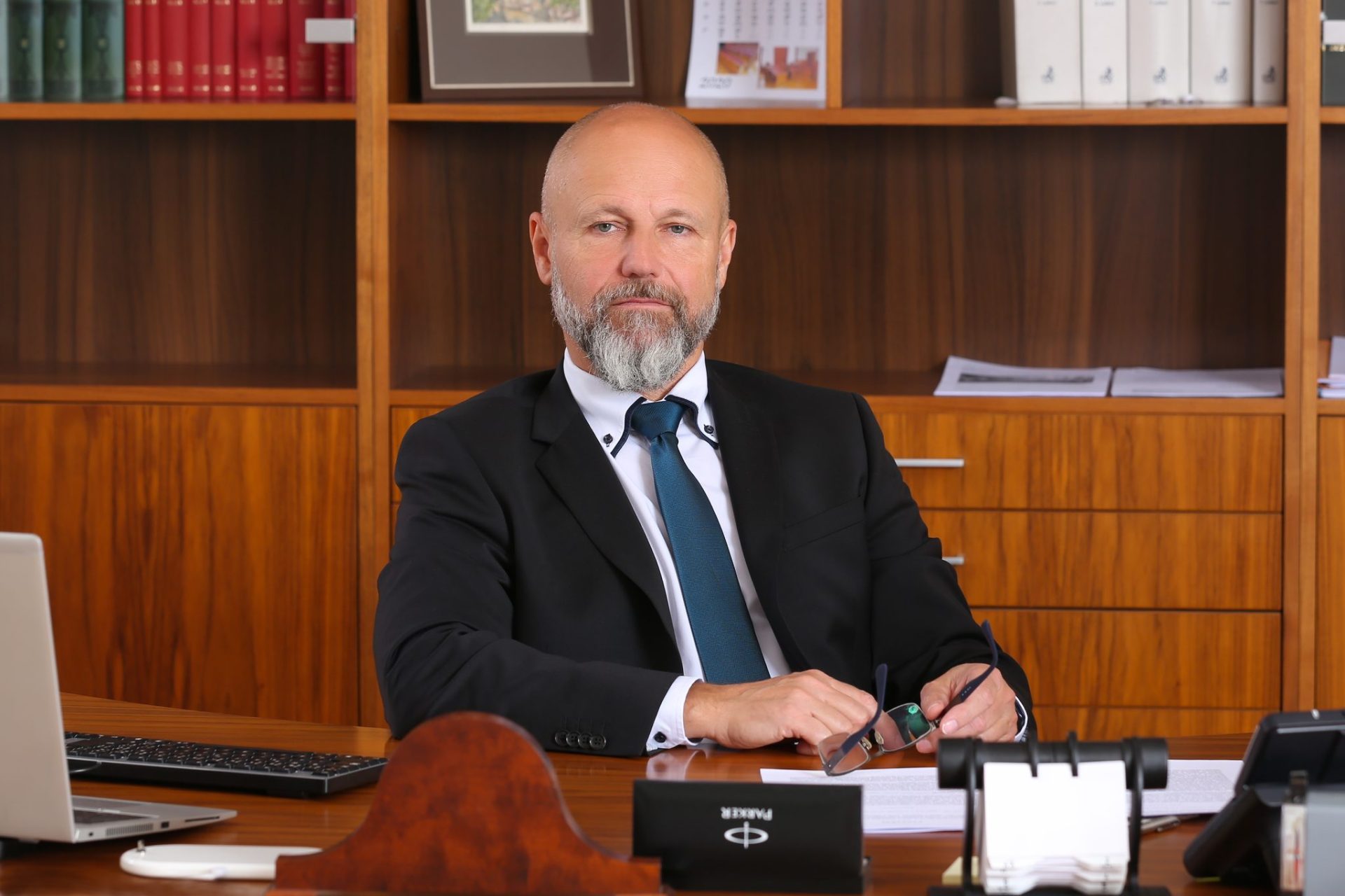 Ústavní soud byl přinucen vstoupit do role aktivního zákonodárce. Za ...