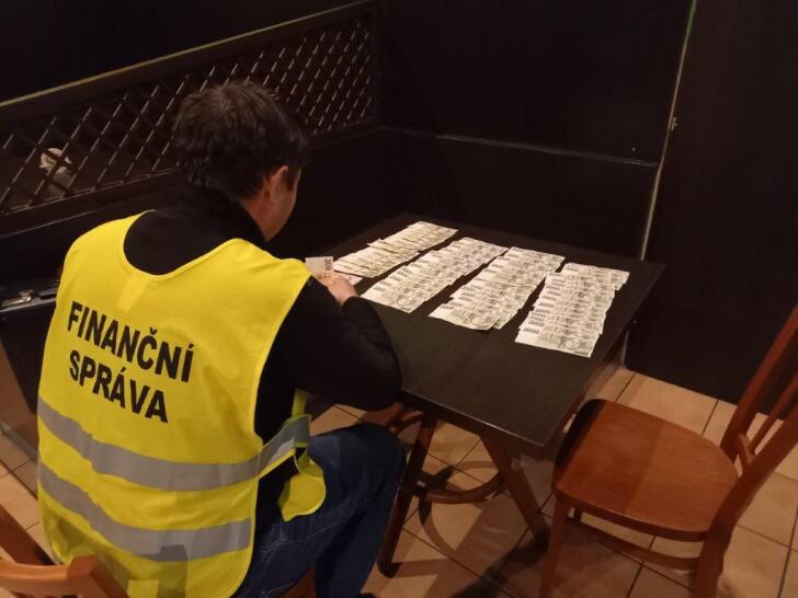 Deset let starý daňový podvod: stát doměřil e-shopu Mall.cz DPH - Česká ...